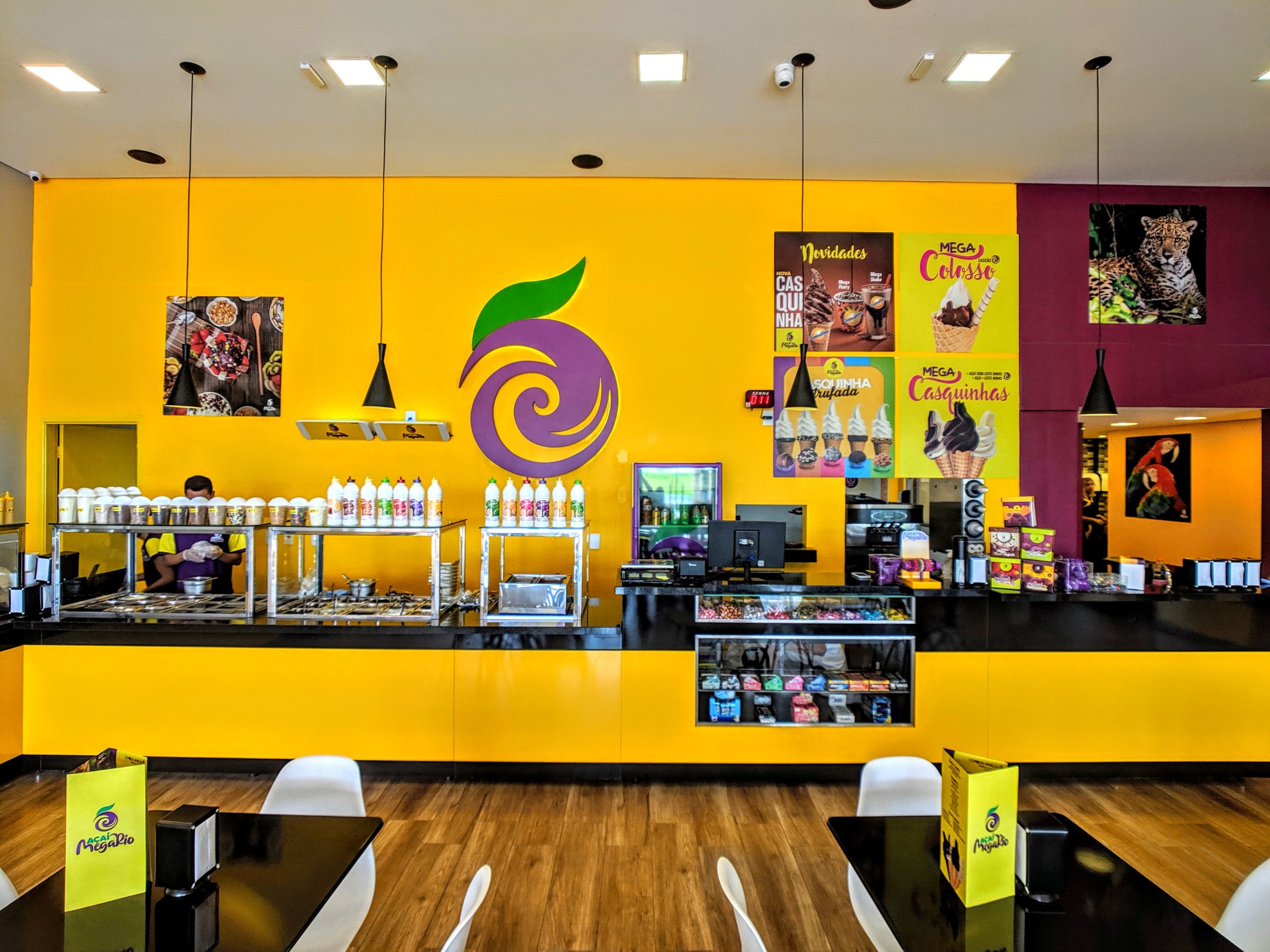 Novo espaço com 14 sabores de açaí e 50 de sorvete inaugura na Getúlio ...