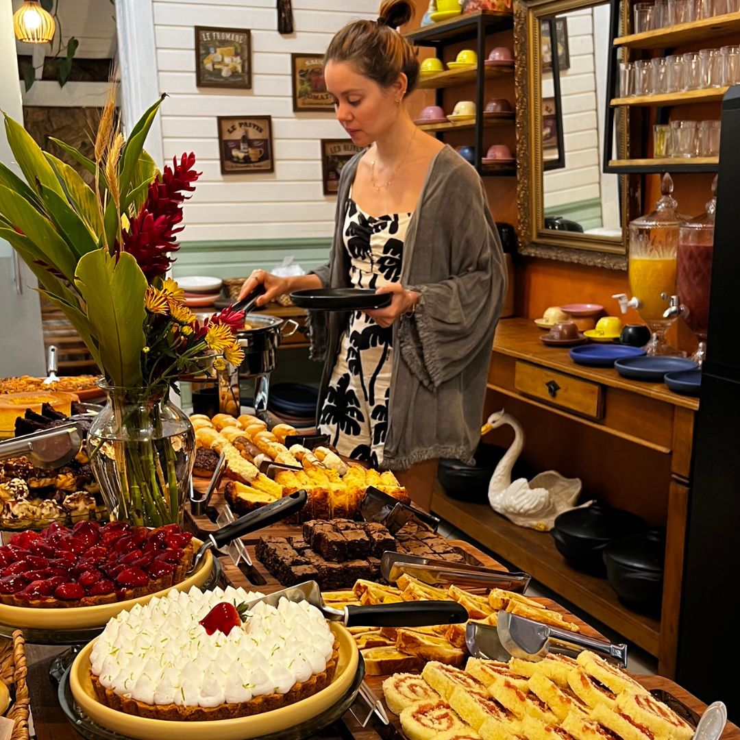Café da manhã colonial tem 70 opções todo domingo em restaurante de ...